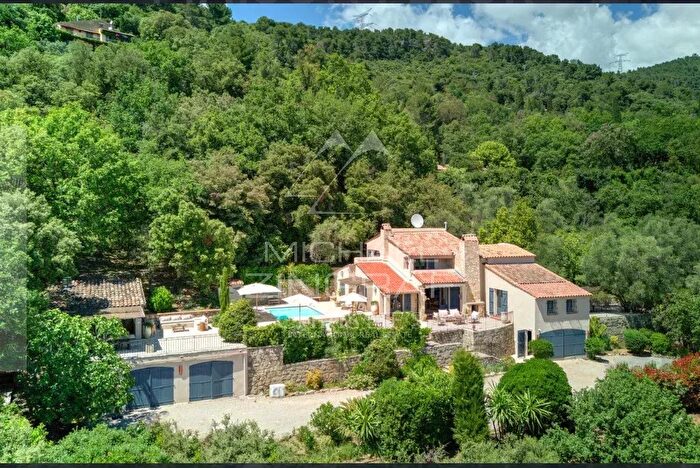 Maison 6 pièces à Le Tignet, à vendre
