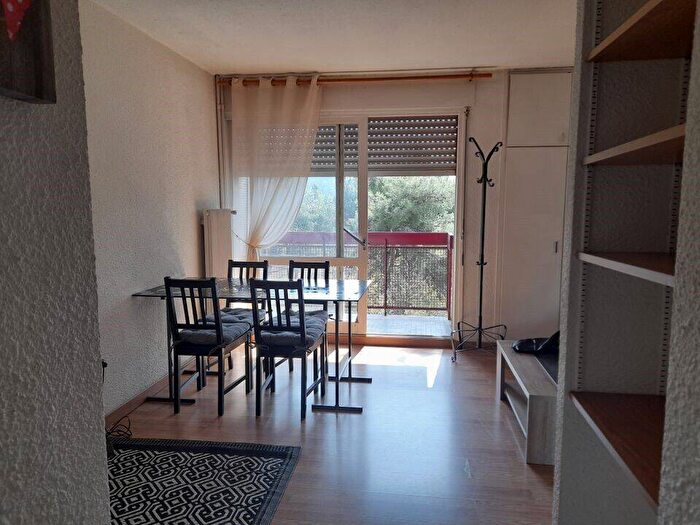 Appartement à louer - Saint Mitre les Granettes Pey Blanc, Aix-en-Provence - 1 pièce