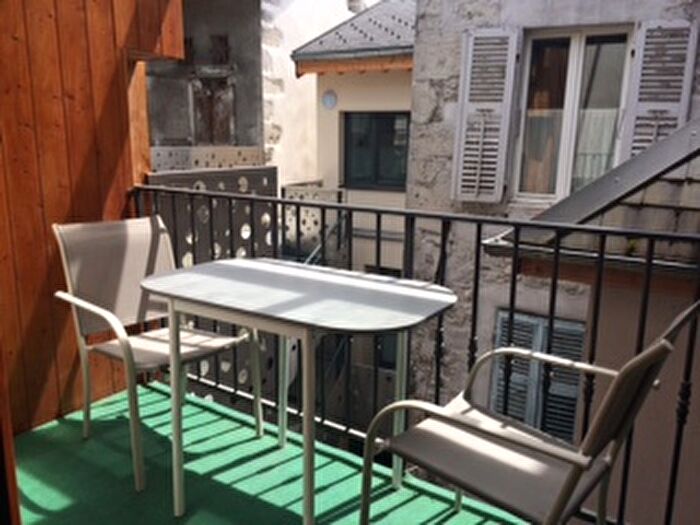 Appartement à louer - Chambéry, Centre-ville - 1 pièce