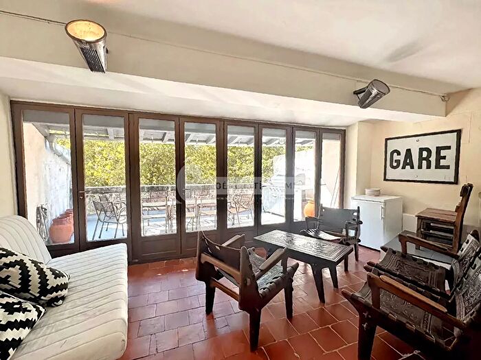 Maison à vendre - Arles, Centre-ville - 9 pièces - 5 chambres