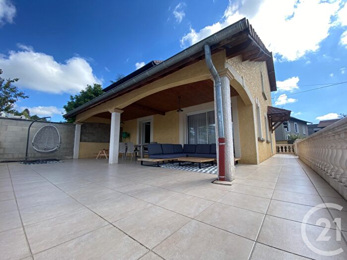 Saint-Clair-de-la-Tour : Maison 6 pièces à vendre