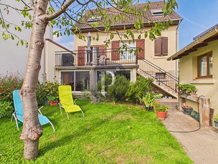 Maison 4 pièces à Igny, à vendre
