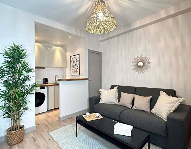 Appartement à louer - Muette Sud, Paris ème arrondissement - 1 pièce