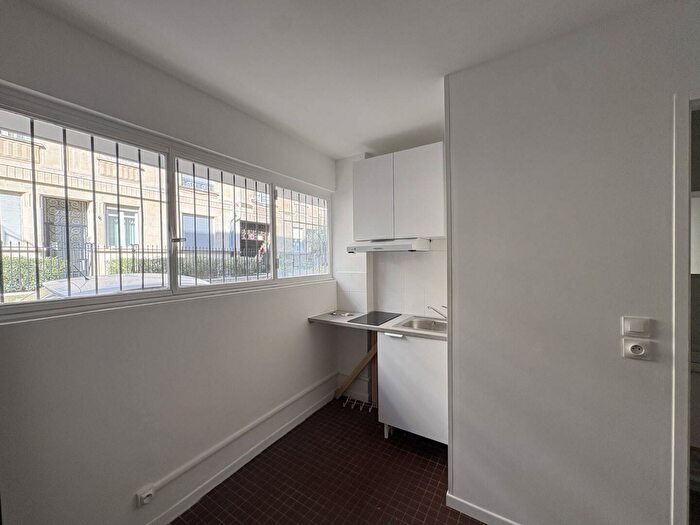 Périer, Marseille 8ème arrondissement : Appartement 1 pièce à louer