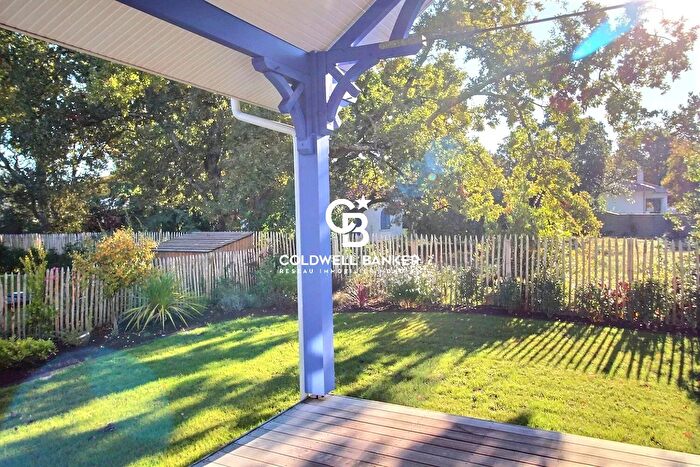 Maison à vendre - Andernos-les-Bains, Broustey, Falgouët - 5 pièces - 4 chambres