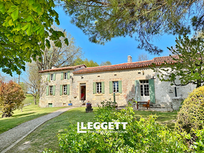 Maison à vendre - Aubeterre-sur-Dronne - 13 pièces - 8 chambres