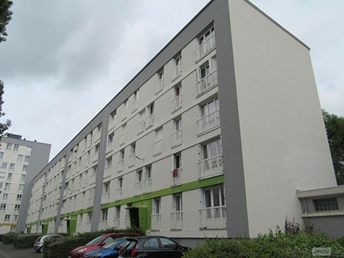 Quartiers Nord-Ouest, Villejean : Appartement 4 pièces à louer