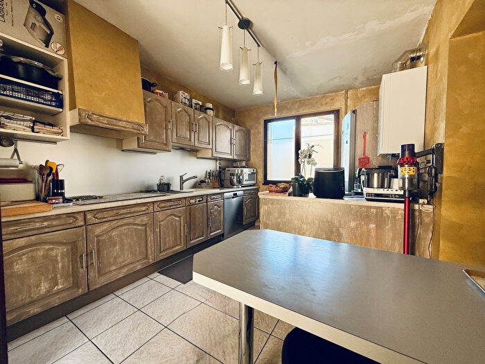 Maison à vendre - Cébazat - 8 pièces - 4 chambres