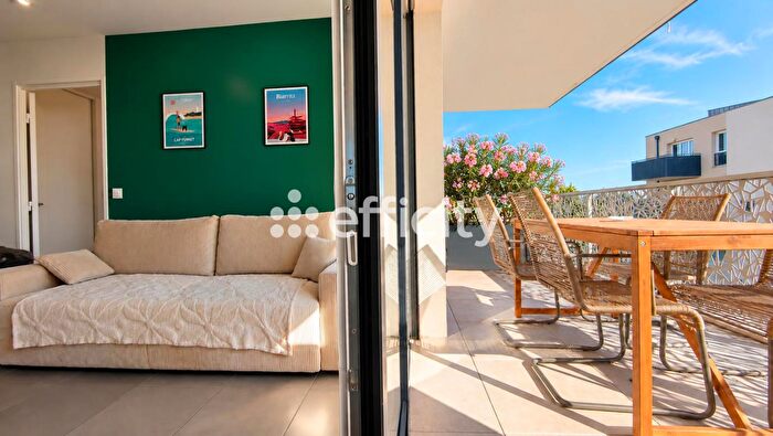 Appartement 2 pièces à vendre - Décines-Charpieu, Centre-ville