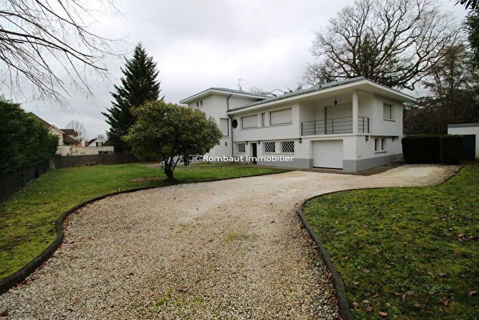 La Châtaigneraie-La Feuillaume Sud, La Celle-Saint-Cloud : Maison 7 pièces à louer