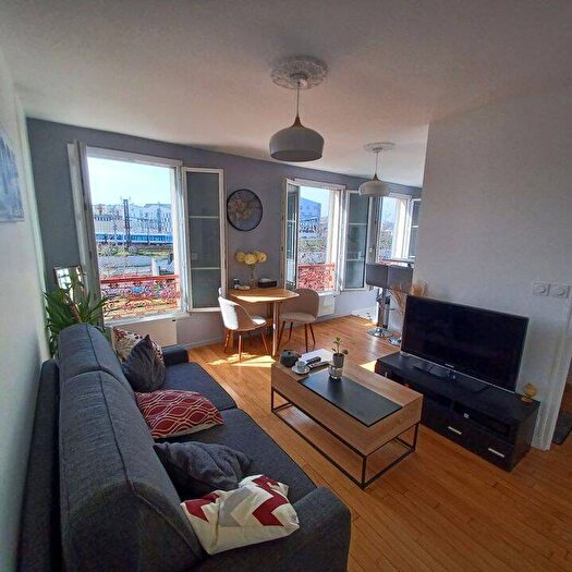 Appartement 3 pièces à louer - République-Gare-Porte de Paris, Saint-Denis