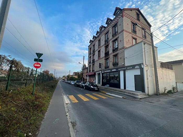 Appartement à louer - Hôtel de Ville-Bel Air, Franconville - 3 pièces - 2 chambres