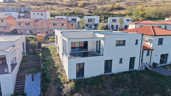 Maison à vendre - Les Martres-de-Veyre - 5 pièces - 4 chambres
