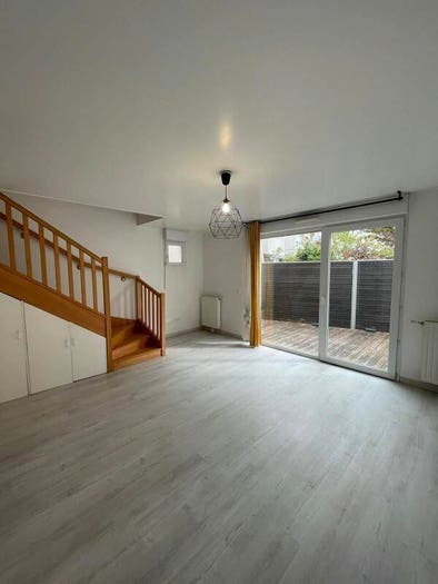 Allende, Saint-Denis : Appartement 3 pièces à louer