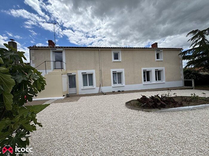 Les Magnils-Reigniers - Maison 9 pièces à vendre
