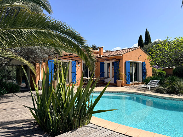 Bagnols-en-Forêt : Maison 6 pièces à vendre