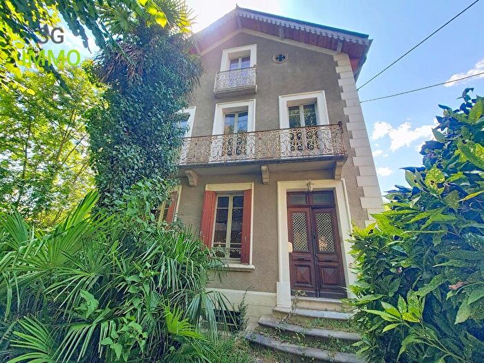 Loures-Barousse : Maison 8 pièces à vendre