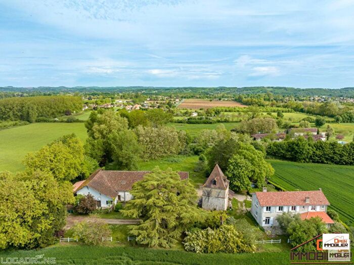 Maison à vendre - Bias - 10 pièces - 5 chambres