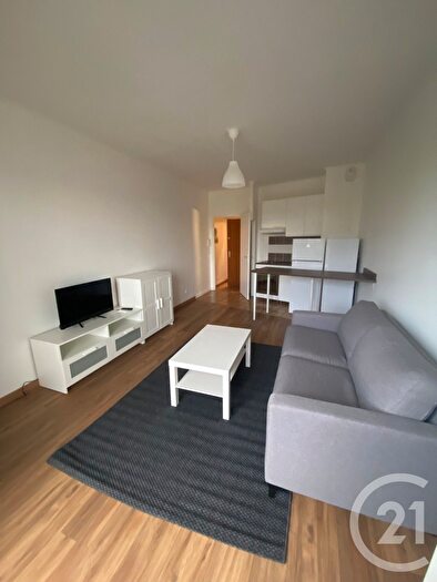 Pontault-Combault, Centre commercial : Appartement 1 pièce à louer