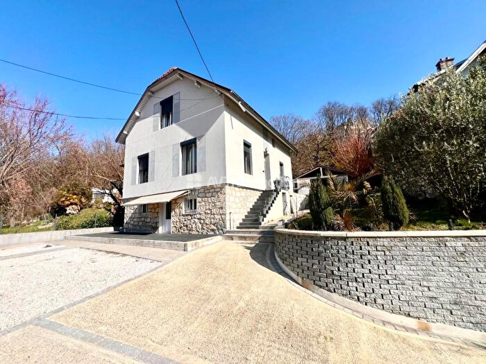 Maison à vendre - Chambéry, Les Hauts de Chambery - 10 pièces - 6 chambres
