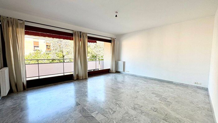 Pont de l'Arc, Aix-en-Provence - Appartement 3 pièces à louer