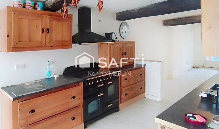Maison 7 pièces à Saint-Jean-d'Angély, à vendre