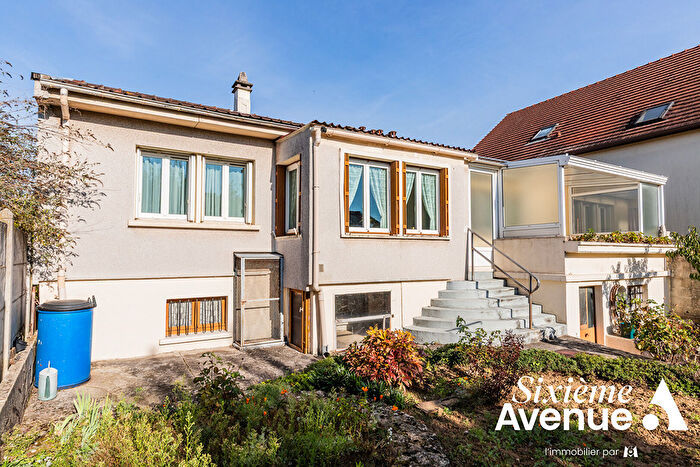 Maison à vendre - Paray-Vieille-Poste - 5 pièces - 3 chambres