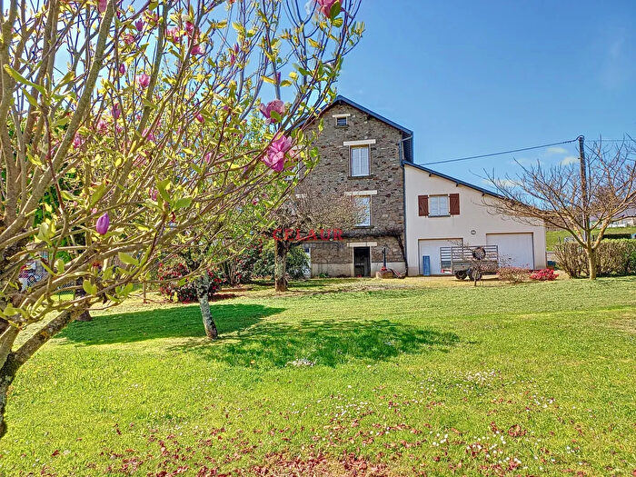 Maison à vendre - Uzerche - 9 pièces - 5 chambres