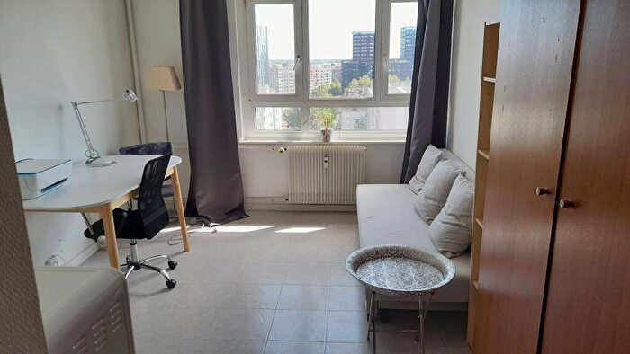 Neudorf Est Centre, Strasbourg : Appartement 1 pièce à louer