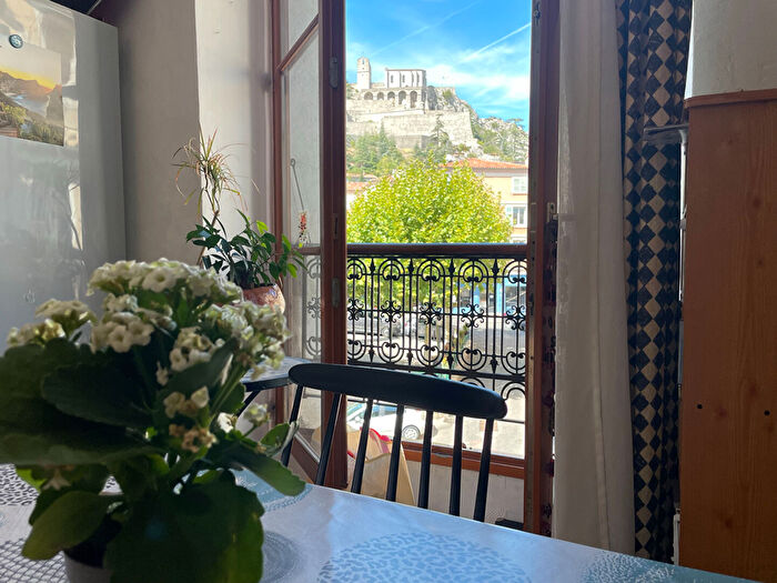 Maison à vendre - Sisteron - 7 pièces - 3 chambres