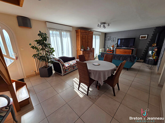Châtres-la-Forêt : Maison 6 pièces à vendre
