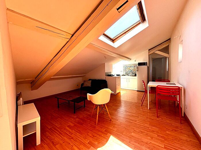 Le Bernay-Valfuret-La Rivière, Saint-Étienne : Appartement 2 pièces à louer