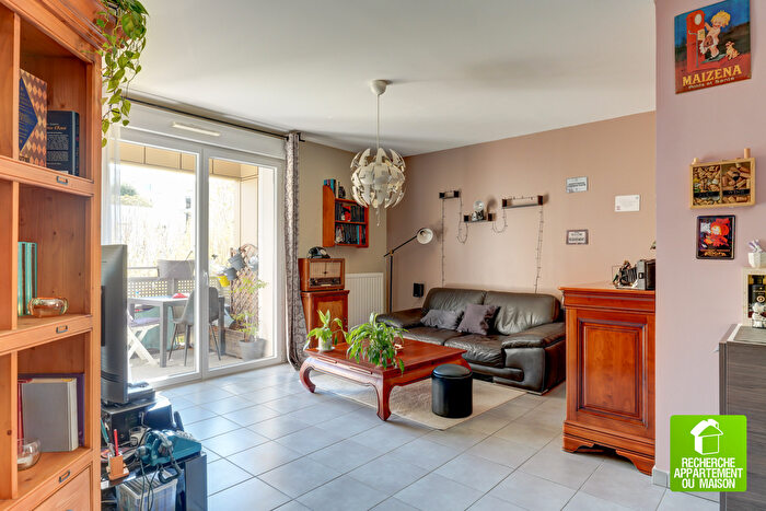 Appartement à vendre - Saint-Priest, Centre-ville - 3 pièces - 2 chambres