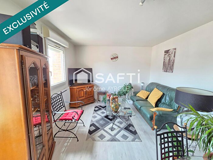 Lens, Nord Est : Appartement 4 pièces à vendre