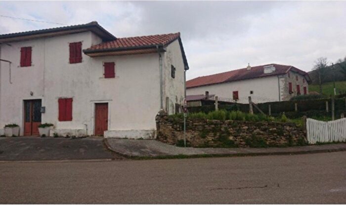 Maison à vendre - Lohitzun-Oyhercq - 9 pièces - 4 chambres