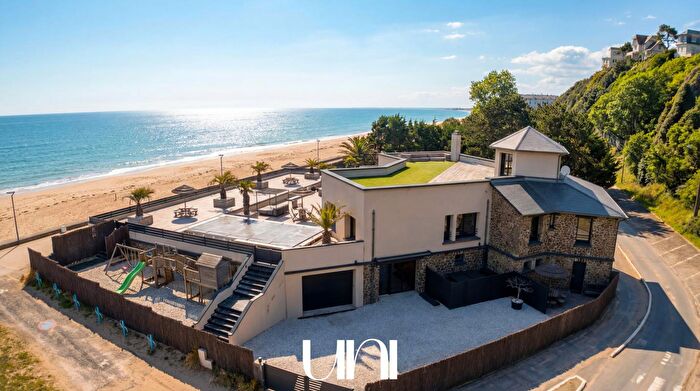 Maison 14 pièces à Donville-les-Bains, à vendre