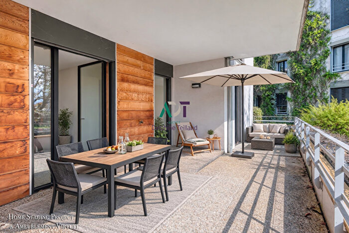 Appartement à vendre - Meylan, Haut Meylan, Charlaix - 3 pièces - 2 chambres