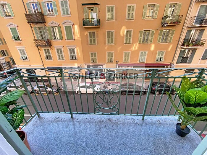 Appartement à vendre - Nice, Le Port - 2 pièces - 1 chambre