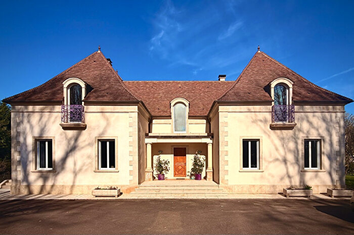 Maison à vendre - Semur-en-Auxois - 6 pièces - 4 chambres