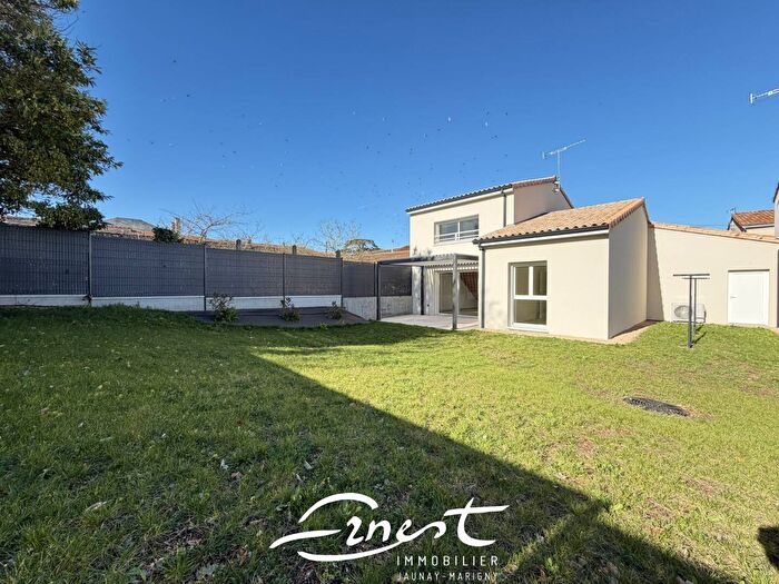 Maison à louer - Neuville-de-Poitou - 4 pièces - 3 chambres