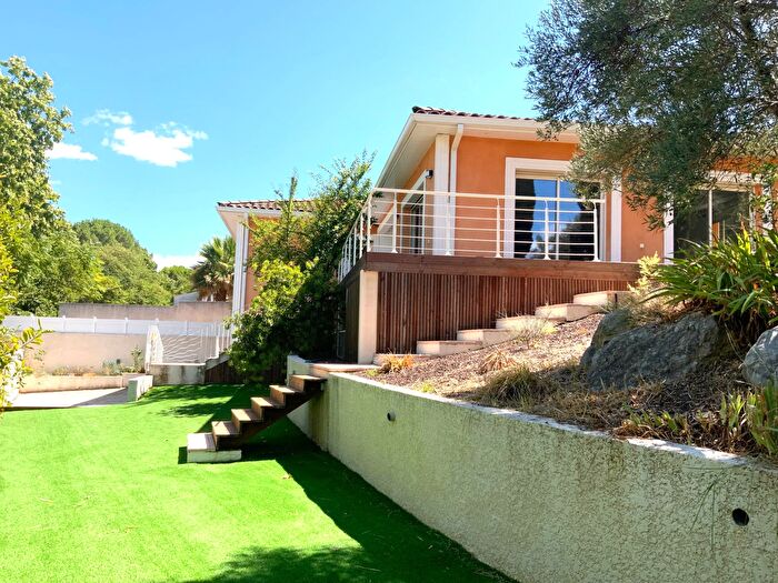 Maison à vendre - Gignac - 6 pièces - 4 chambres