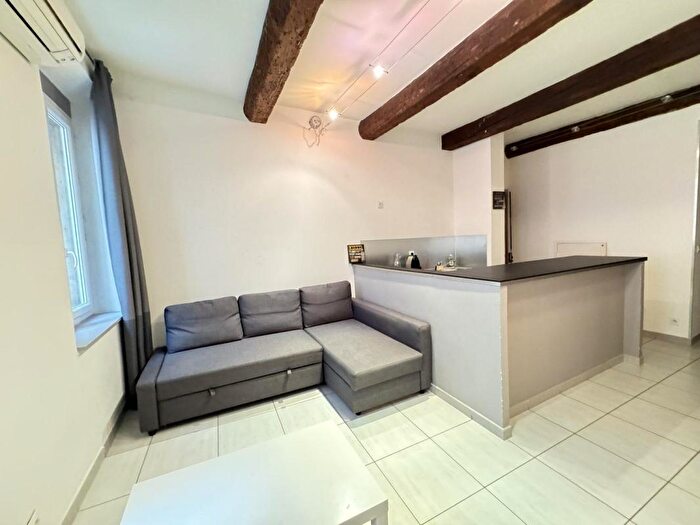 Appartement 1 pièce à Marseille 1er, à louer