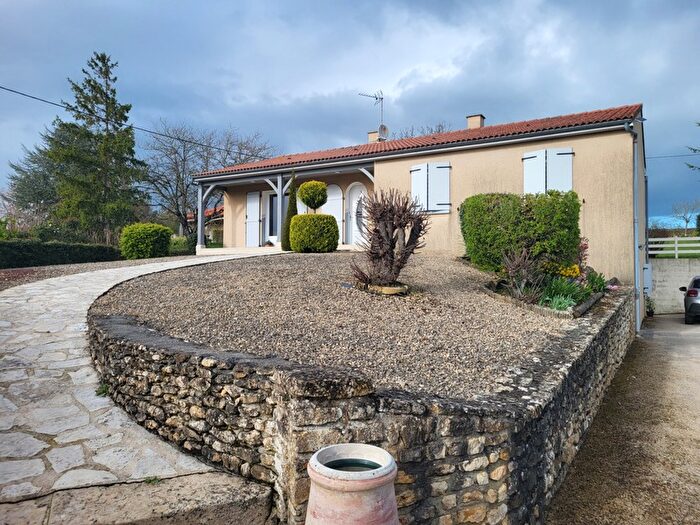 Maison à vendre - Airvault - 6 pièces - 4 chambres