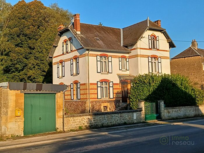 Maison à vendre - Pouru-Saint-Remy - 8 pièces - 4 chambres