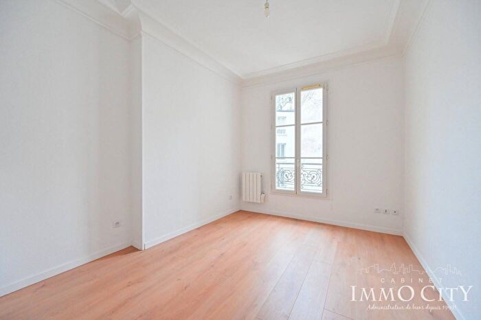 La Fourche-Guy Môquet, Paris 17ème arrondissement : Appartement 2 pièces à louer