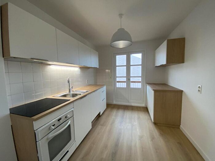 Appartement à louer - Montbrison, Centre-ville - 3 pièces - 2 chambres