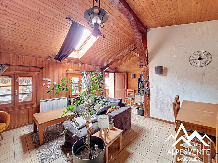 Appartement 6 pièces à Le Biot, à vendre
