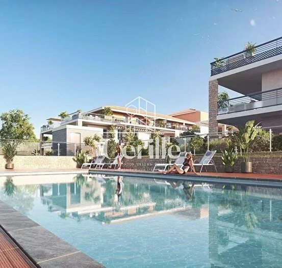 Appartement 5 pièces à vendre à Vallauris, Pertuades