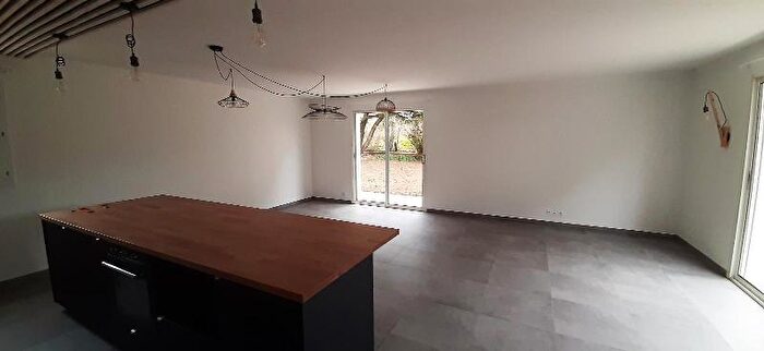 Cheffois : Maison 5 pièces à louer