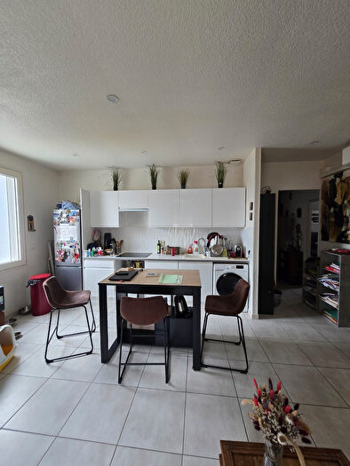 Appartement à louer - Pézenas - 3 pièces - 1 chambre